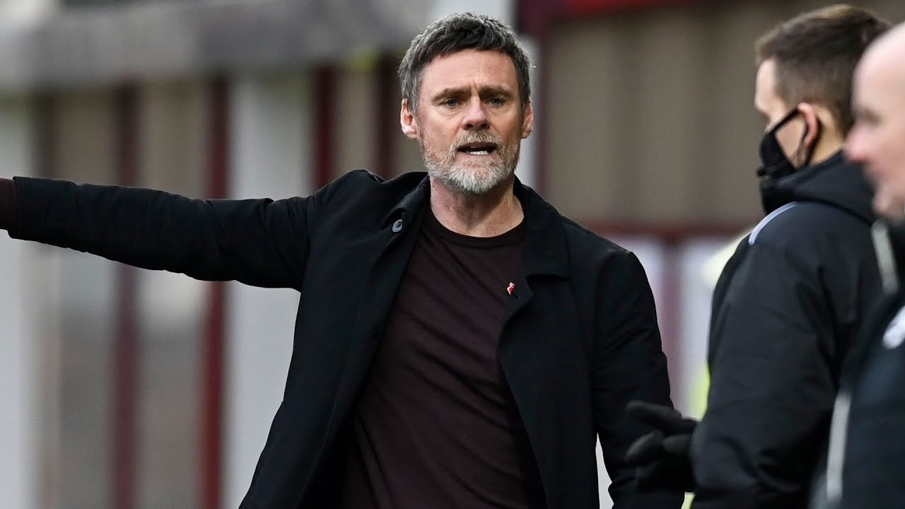 Graham Alexander reacts to the win over Livingston - YouTube