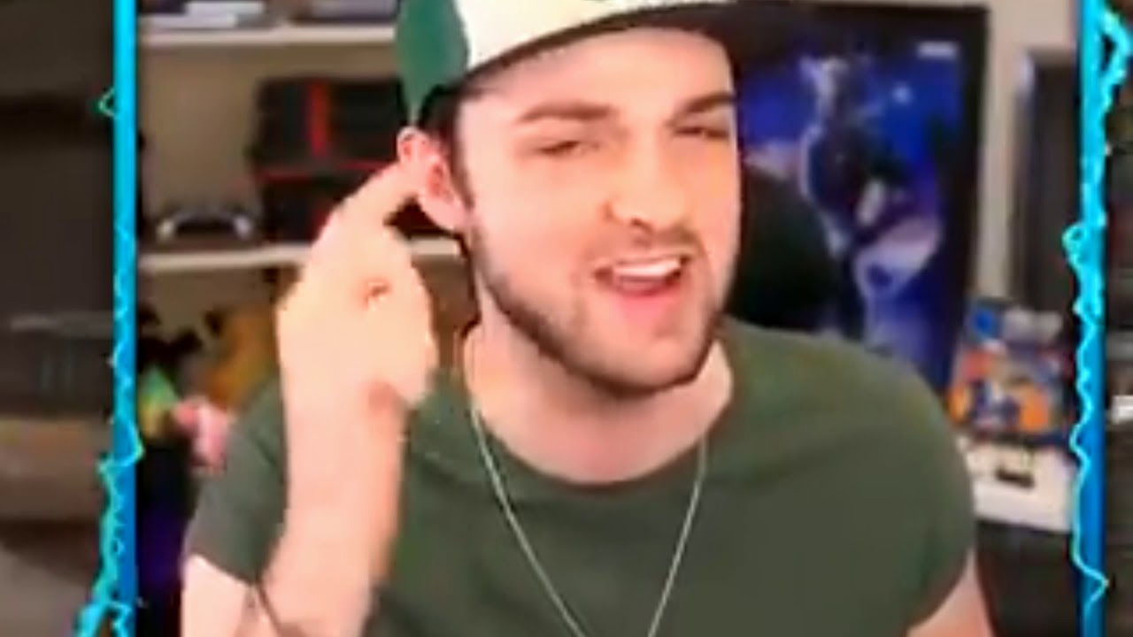 ALI A PLAYS APEX LEGENDS FOR THE FIRST TIME... - YouTube