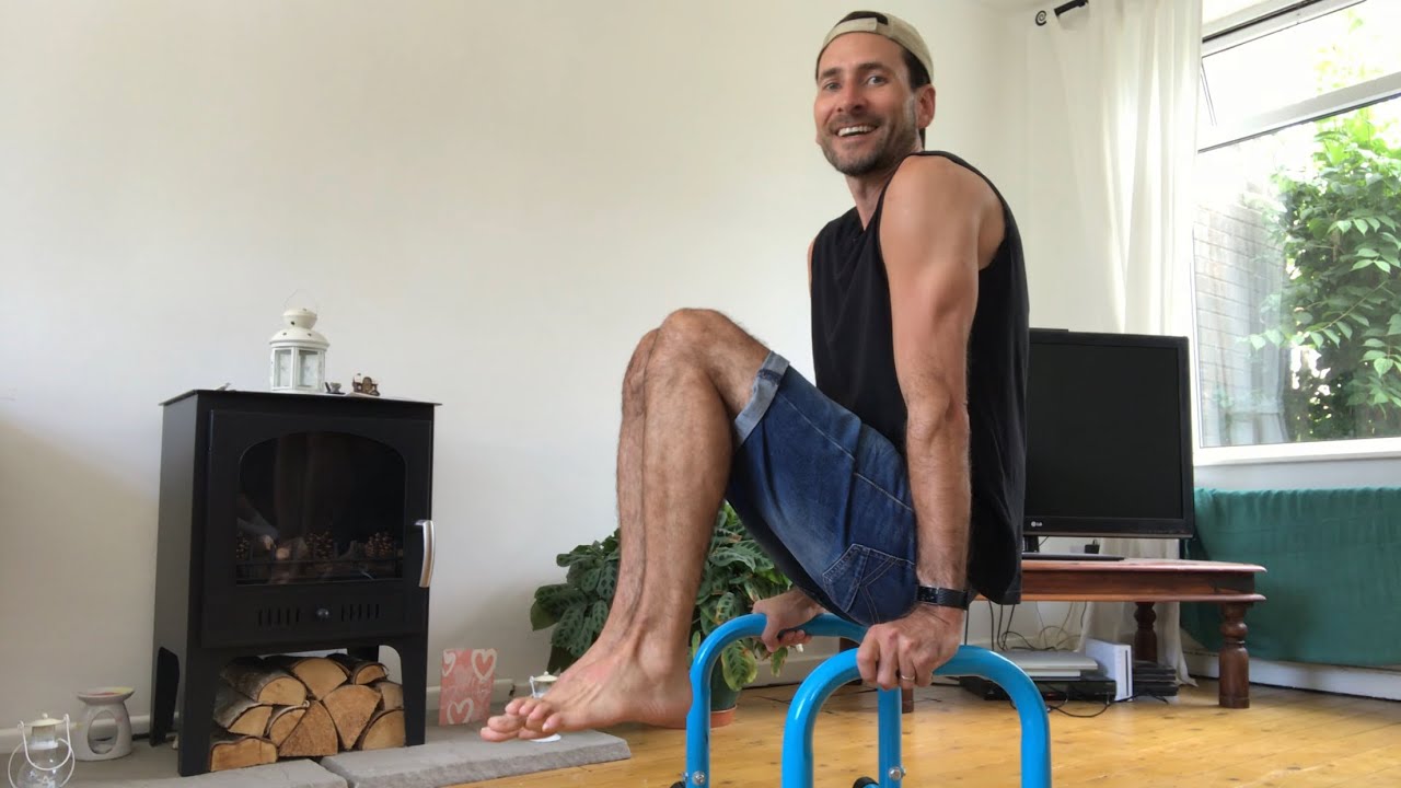 How to Tuck L-Sit - YouTube