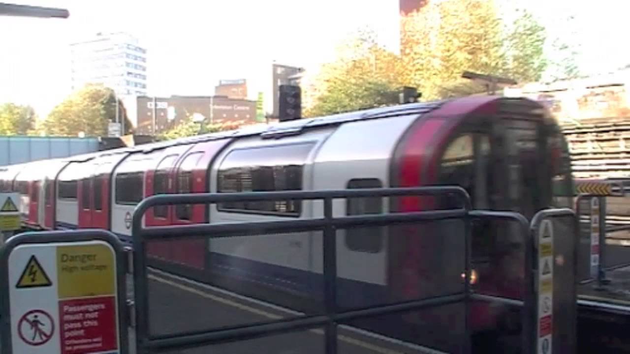 London Underground Central Line 1992 Tube Stock White City - YouTube