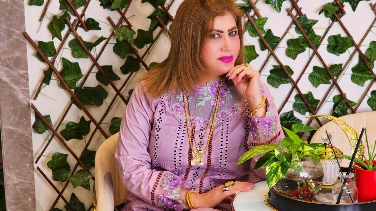 Electrifiying Seemi Spectacle! #SeemiPower - YouTube