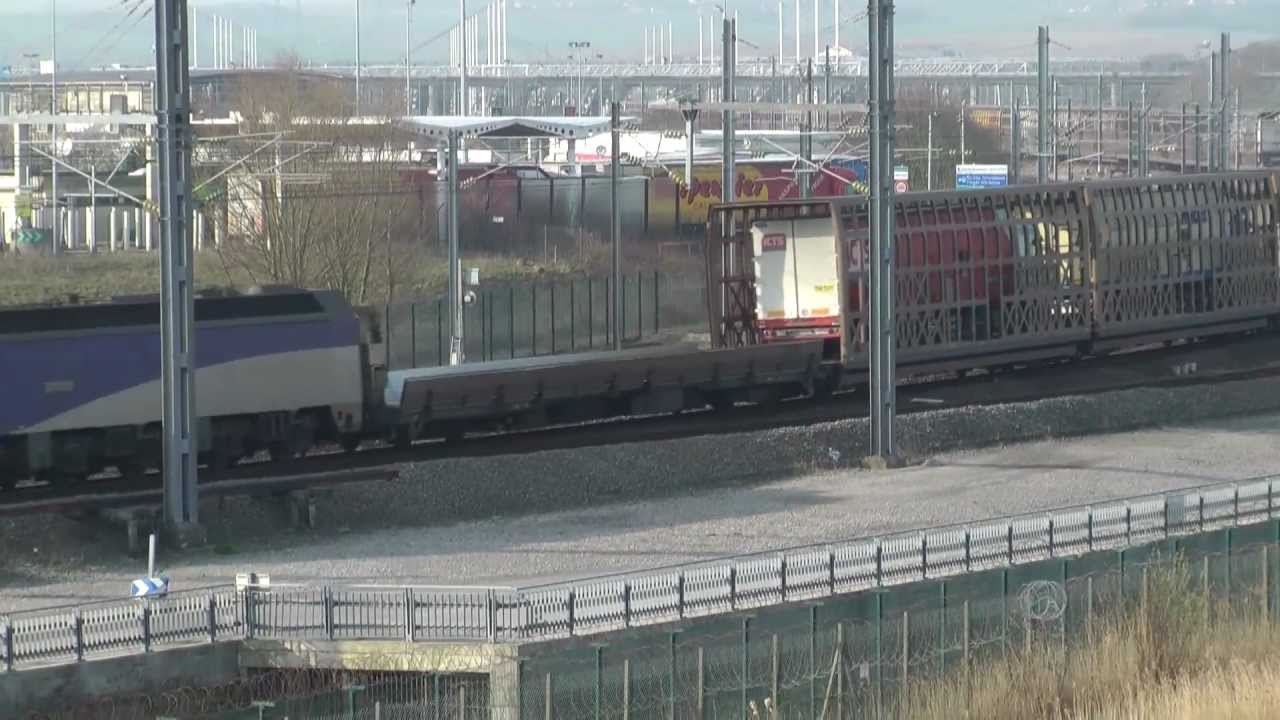 Channel Tunnel freight train arriving in Calais. - YouTube