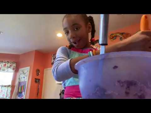 Cooking with Alani, she baked PURPLE cookies! - YouTube