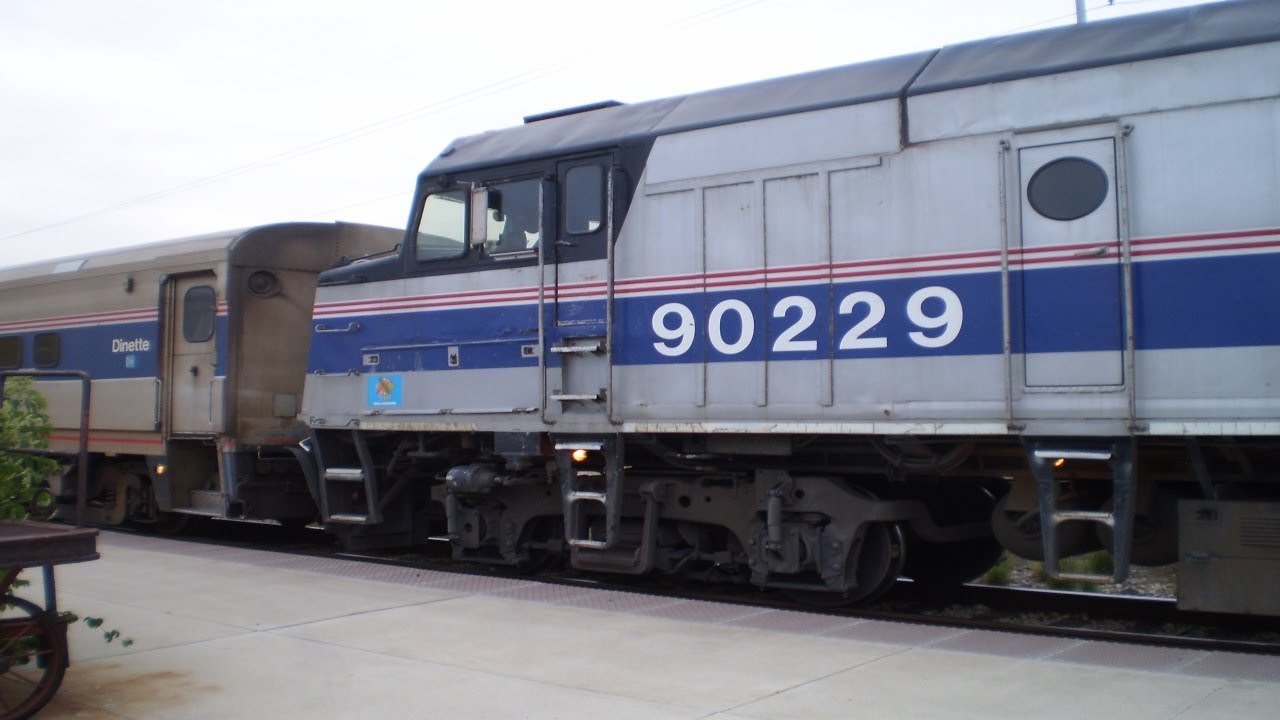 Amtrak's At Champaign, IL - YouTube