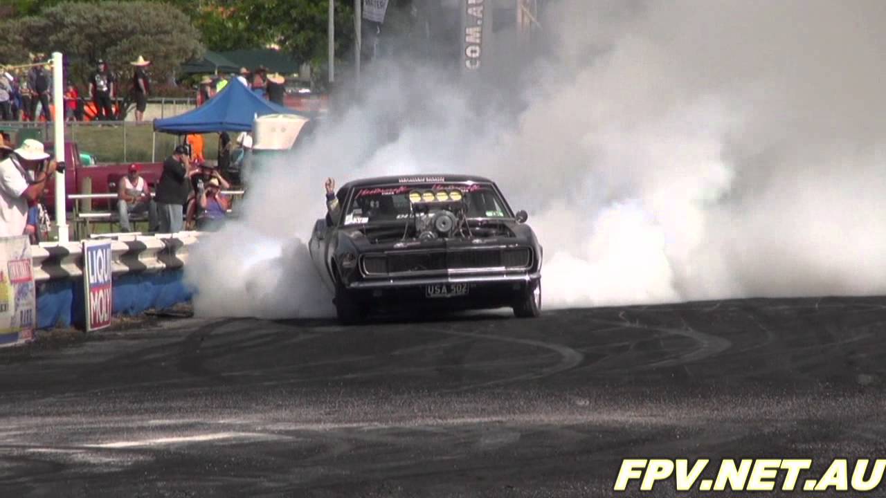 PETER AND DEBBIE GRAY SIDE BY SIDE BLOWN V8 BURNOUTS AT SUMMERNATS 25 ...