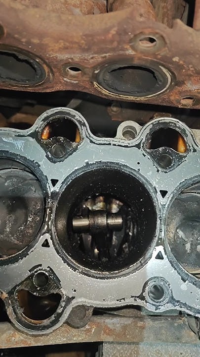 Piston rod made a hole in the engine block #kiamotors #gdi #engine #recall #pistonrod # ...