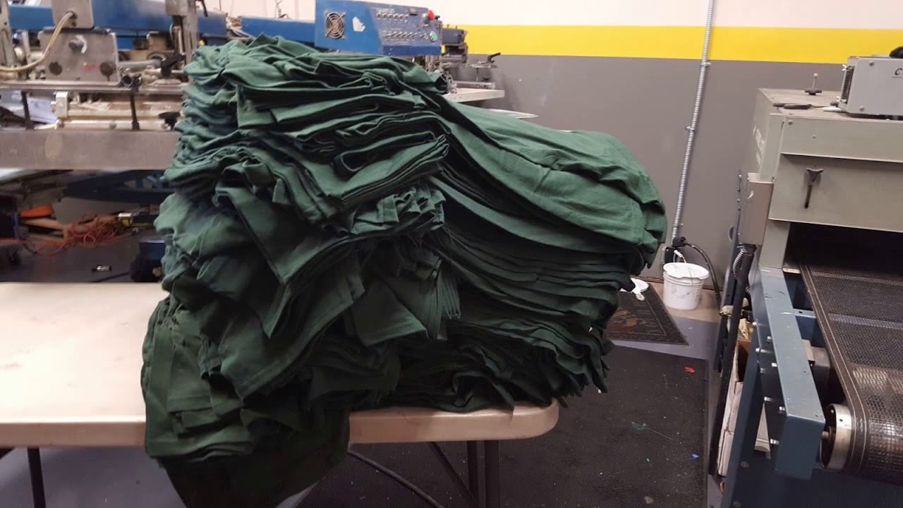 printing big order in the automatic #machine #uniforms #polos #school # ...