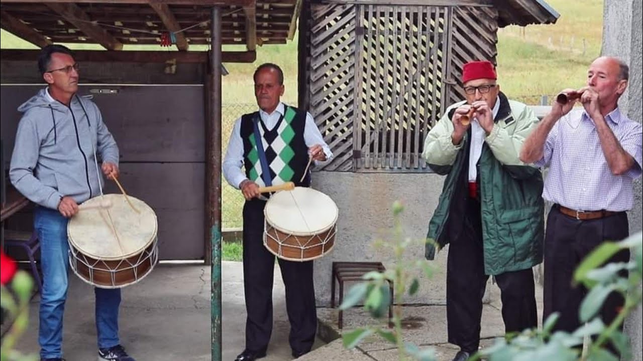 Svirale i bubanj kod Izudina Osojkića - YouTube