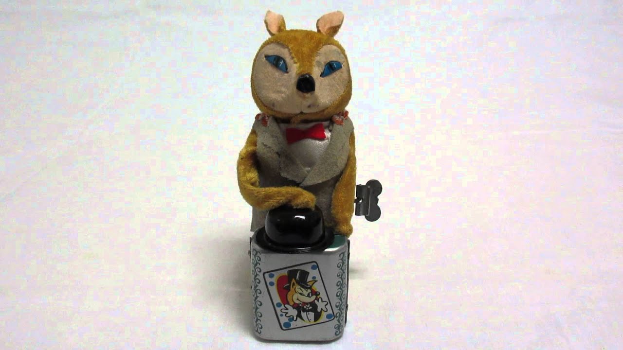 Fox Magician Wind-Up Toy by Yonezawa - YouTube