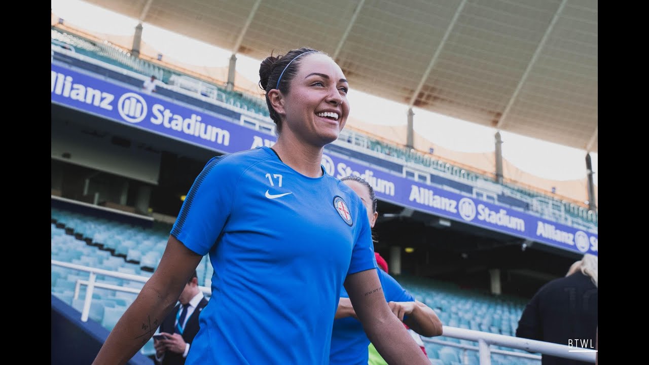 Kyah SIMON 17/unbelievable striker - YouTube