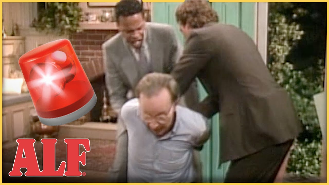 ALF Gets Willie Arrested!!! 🚓 | S1 Ep4 Clip - YouTube