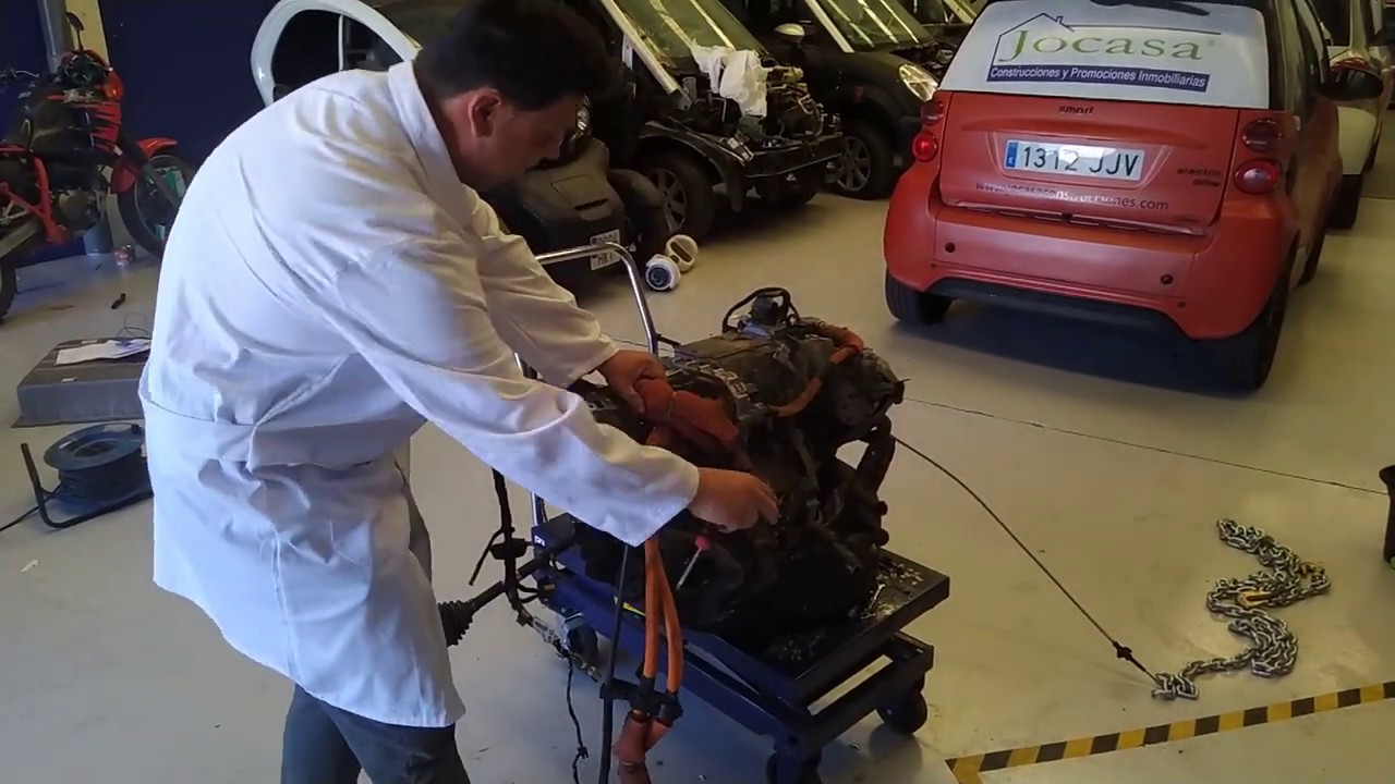 Motor Smart fortwo eléctrico - YouTube