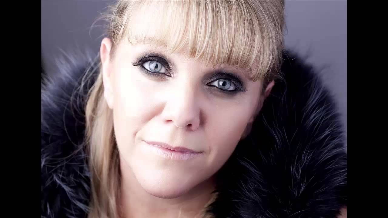 Walk on - Allison Jiear - Alvin and the chipmunks (BGT 2015) - YouTube