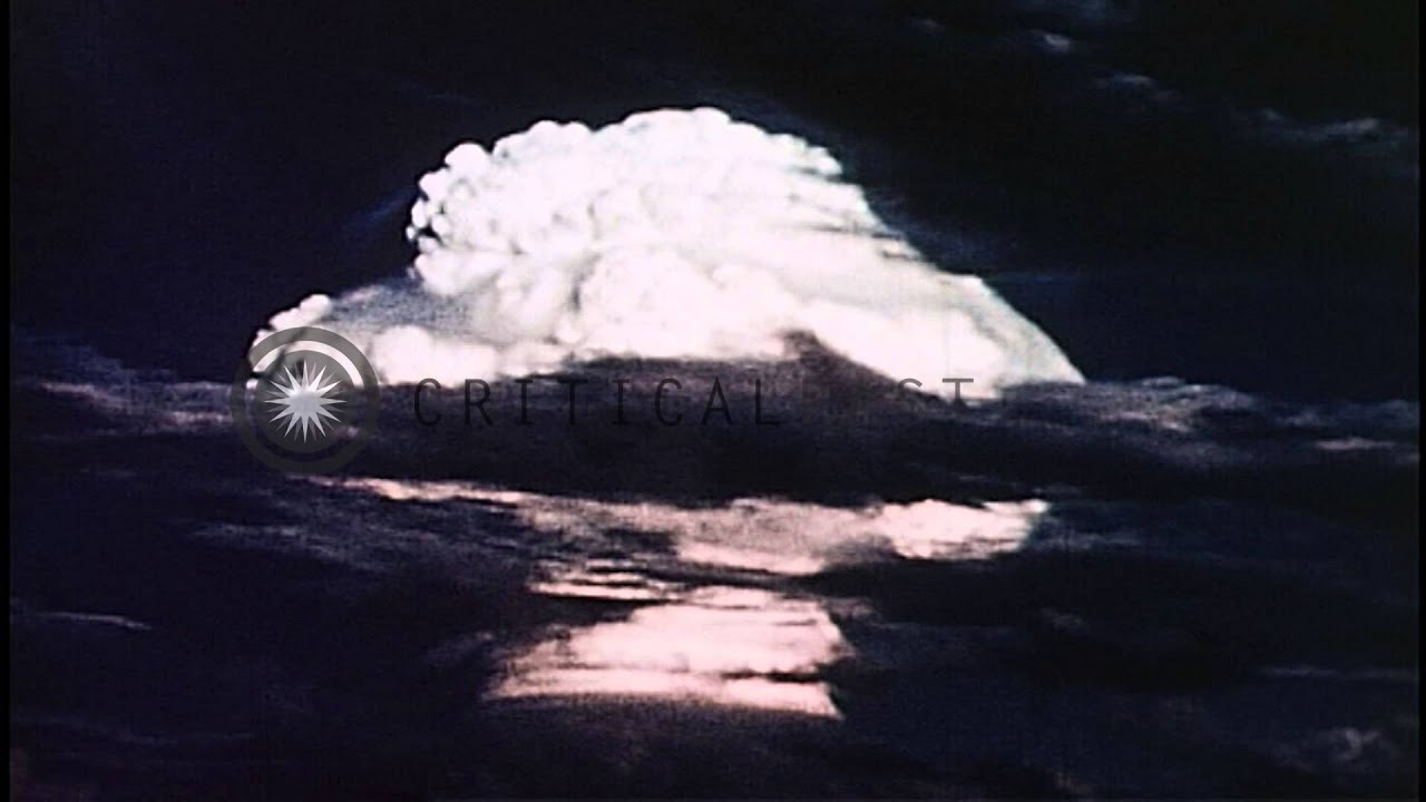 Detonation of liquid thermonuclear device MIKE, the first hydrogen bomb ...