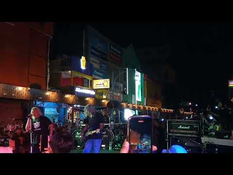 Kaisar band legend rocknya kota Solo perform di Koridor Gatsu - YouTube