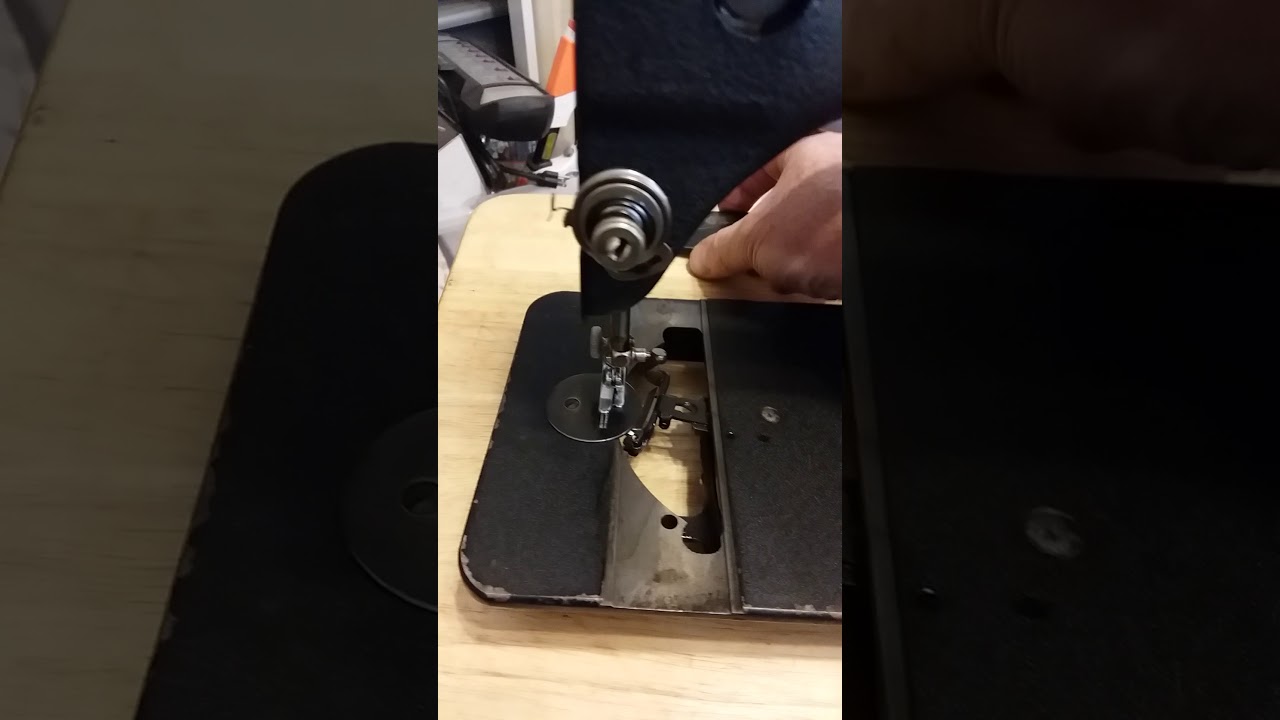 Singer 128 Shuttle Bobbin - YouTube