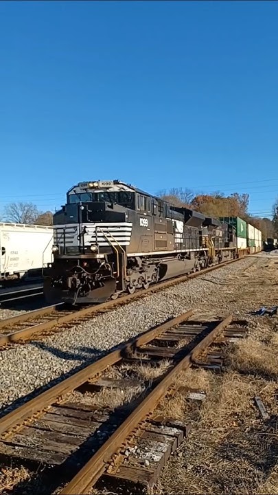 High Speed EMD SD70ACe "climbing into town" HUGE "K5LLA" Blast Norfolk Southern #1099 -#27a ...