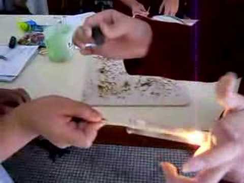 relight of glowing splint by oxygen - YouTube