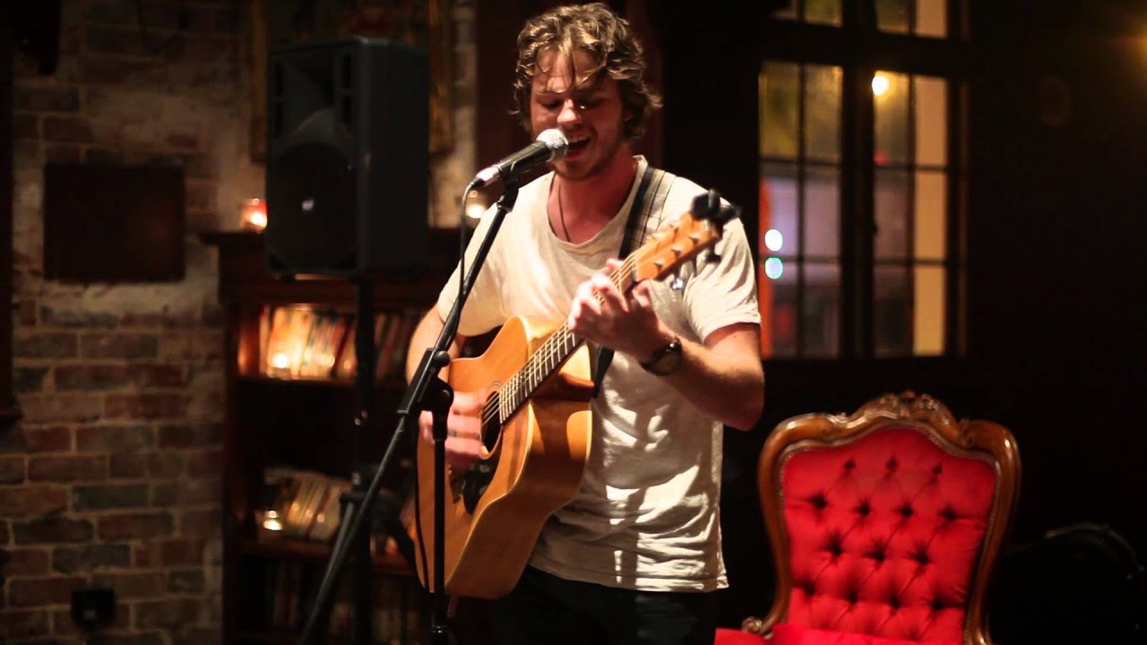 Evan Walsh - Choices You Make - Beaufort St Songwriters Club - YouTube