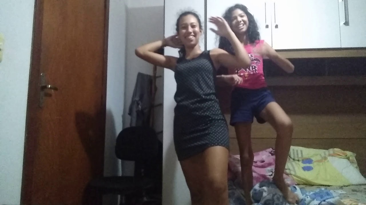 Eu E Minha Prima Dançando Macarena Youtube