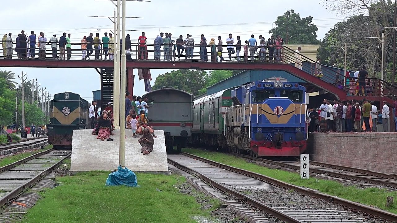 Sundarban Express train (Dhaka-Khulna) powered by strongest 6602/EMD ...