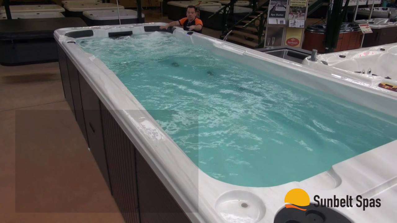 Swimspa Aquatic 2 fra Sunbelt Massasjebad - YouTube