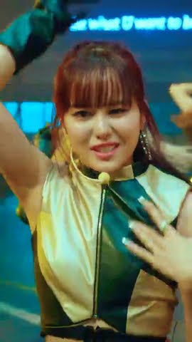 XG - LEFT RIGHT (XG SHOOTING STAR LIVE STAGE) #2 - YouTube