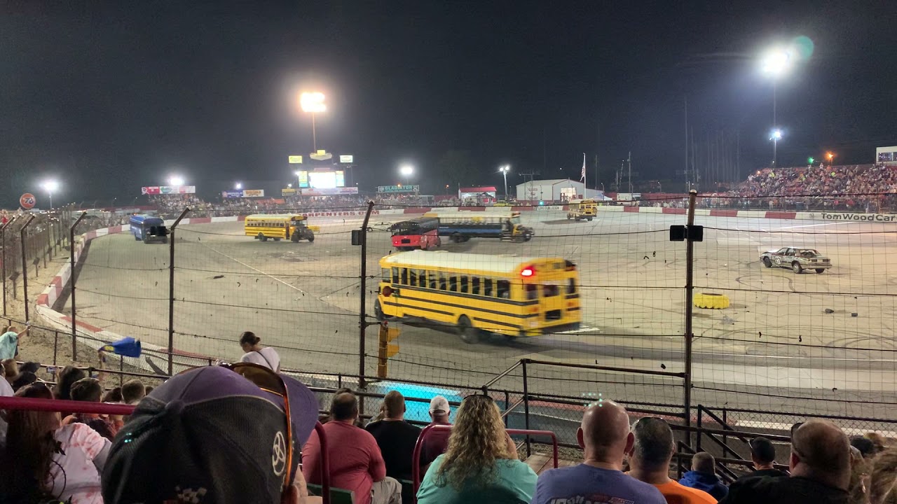 School Bus Figure 8 Racing - YouTube