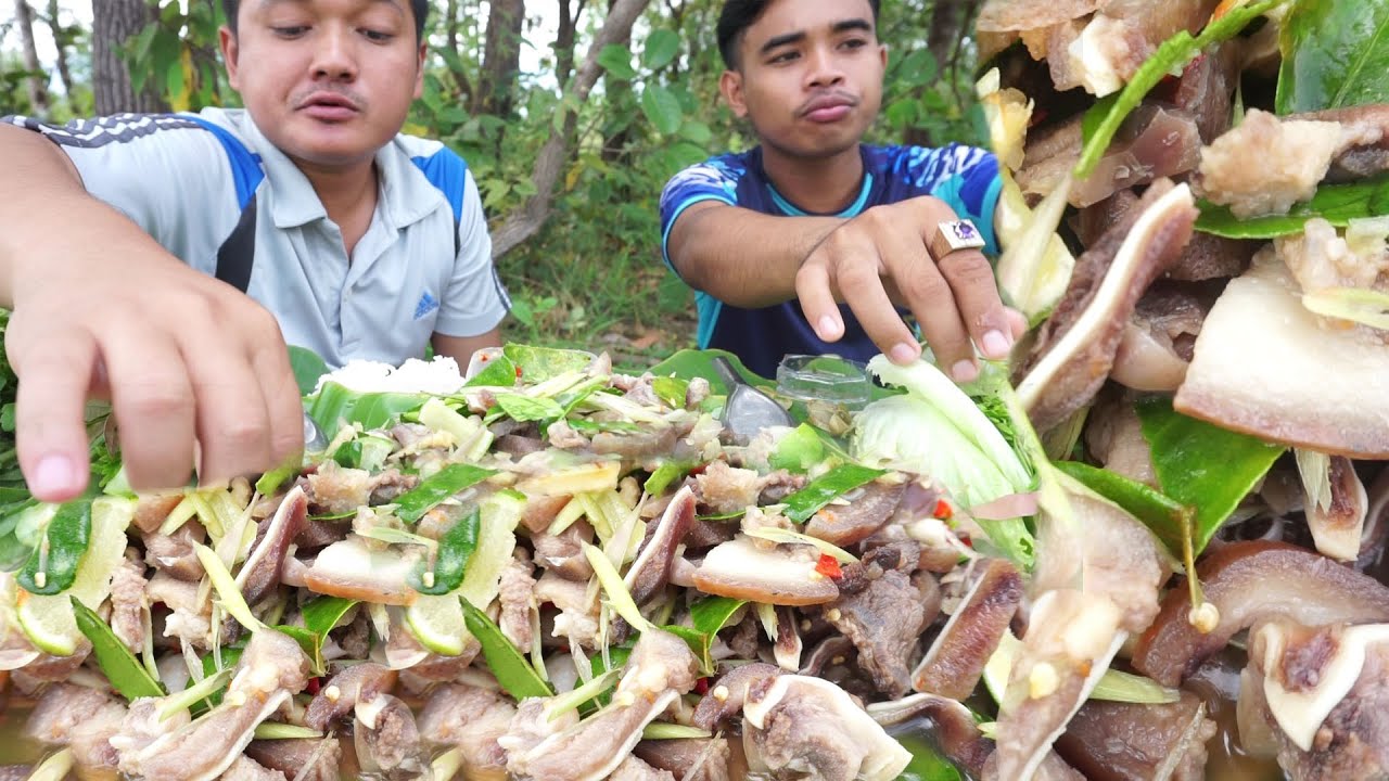 Mukbang Real Life - today having a special lunch with pickled pig head ...
