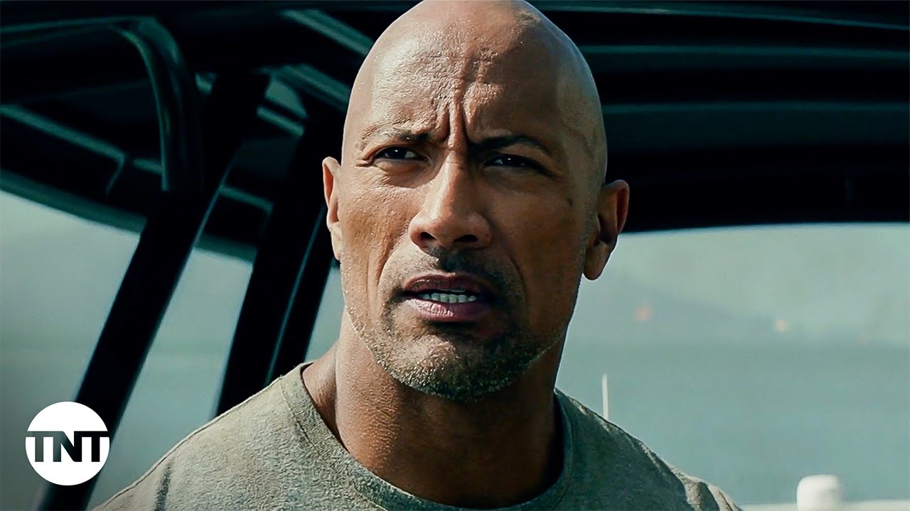 Ray (Dwayne Johnson) and Emma Barely Escape a Tsunami [CLIP] | San ...