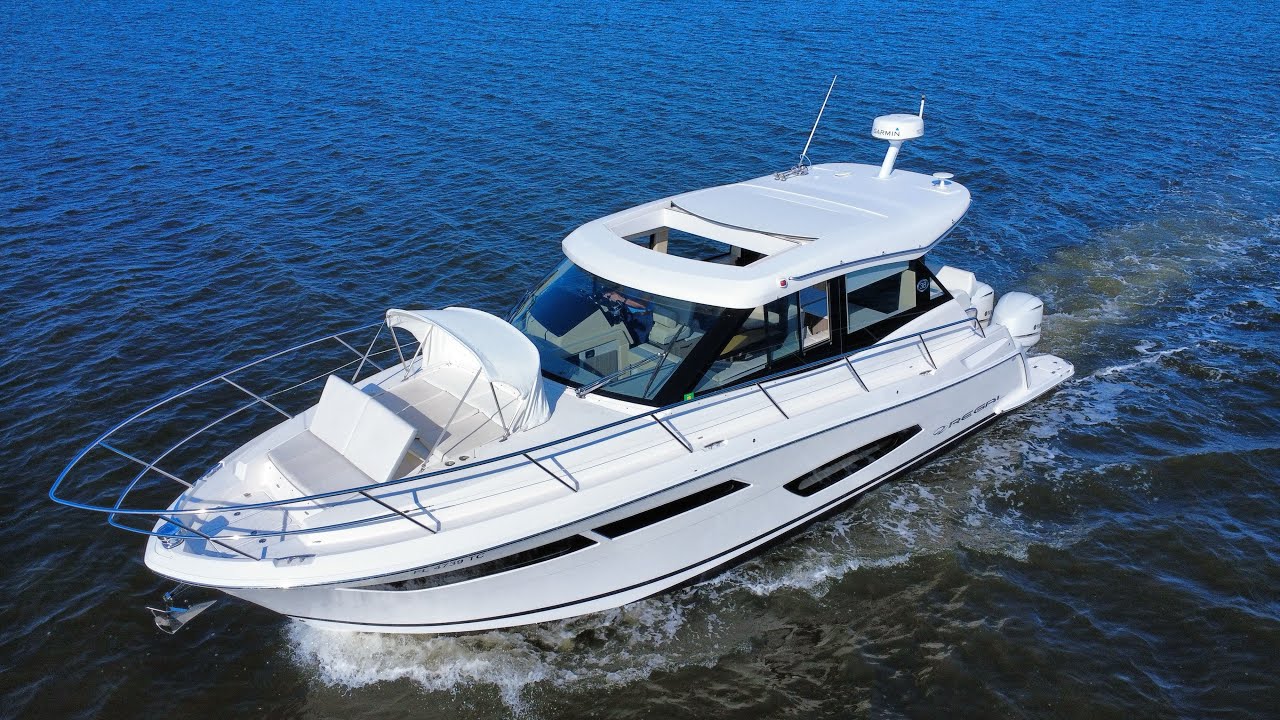 Used 2021 Regal 38XO 39 ft Yacht Boat For Sale In New Smyrna Beach, FL ...