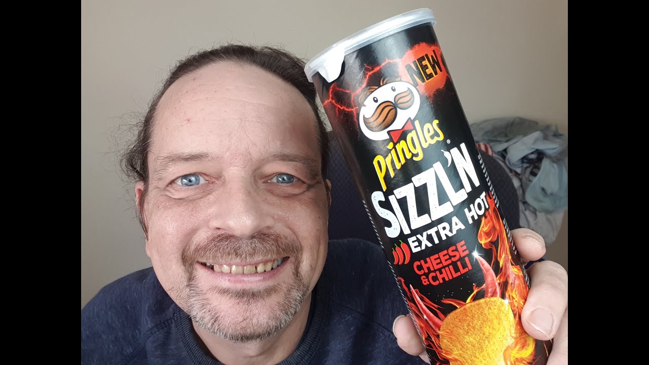 Pringles Sizzlin Extra Hot Cheese and Chilli - YouTube