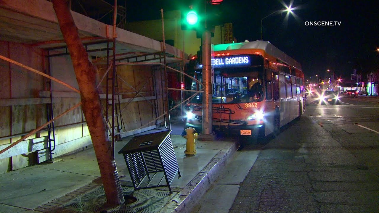 Metro Bus Crashes Into Pole Injuring Passengers In Los Angeles - YouTube