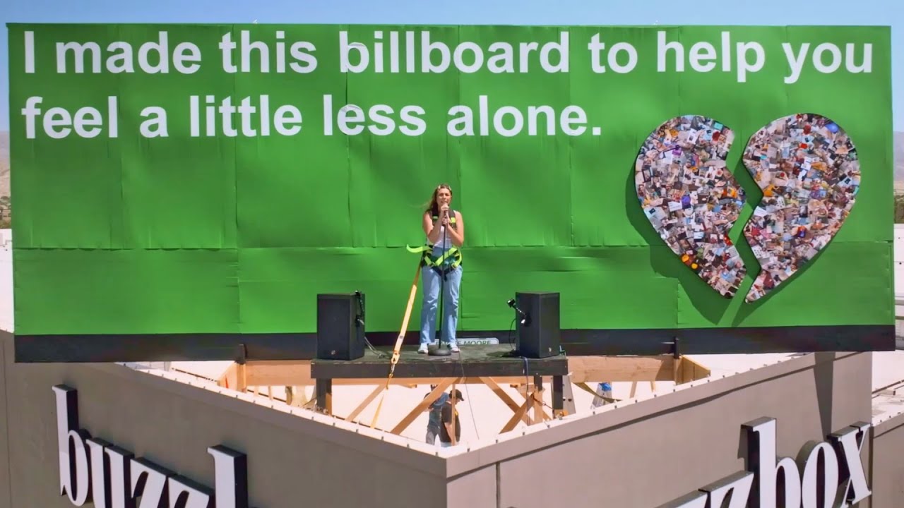 Emilee Moore - Hanging On (Billboard Performance) - YouTube