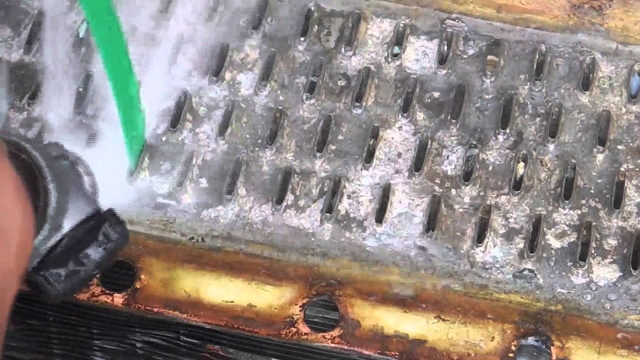 Rodding the radiator on a GM PD 3751 - YouTube