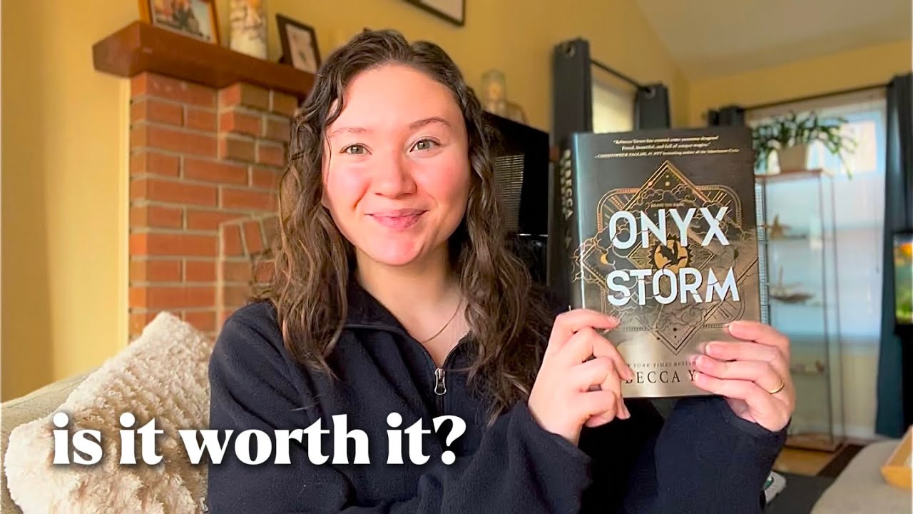 reading onyx storm like we're on facetime 👀📖 - YouTube