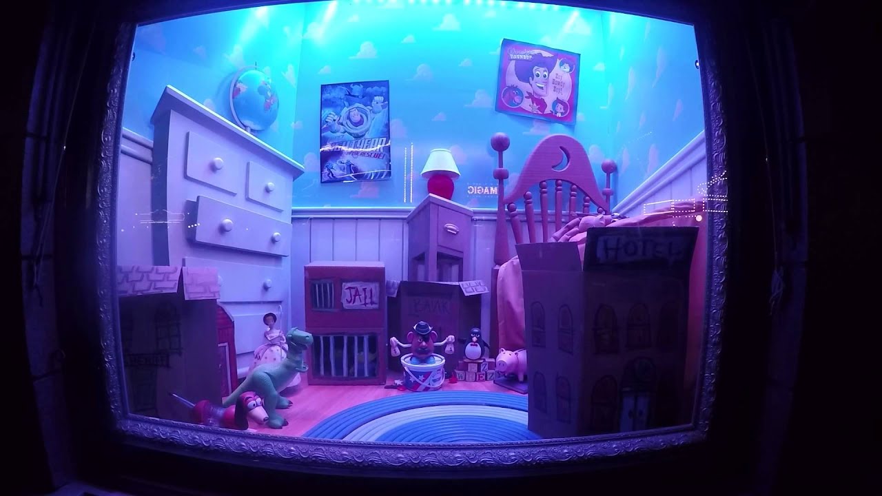 160320 Toy Story Window Disneyland GOPR0133 - YouTube