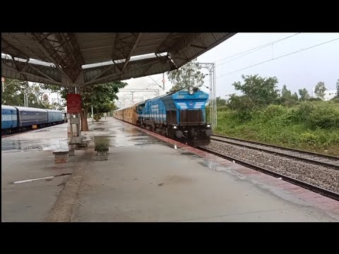Vishwamanava express at full speed |Belagavi - Mysore | #train - YouTube
