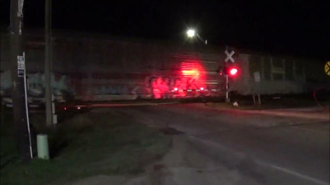 UP 6592 Leads Manifest Magnolia,Tx - YouTube