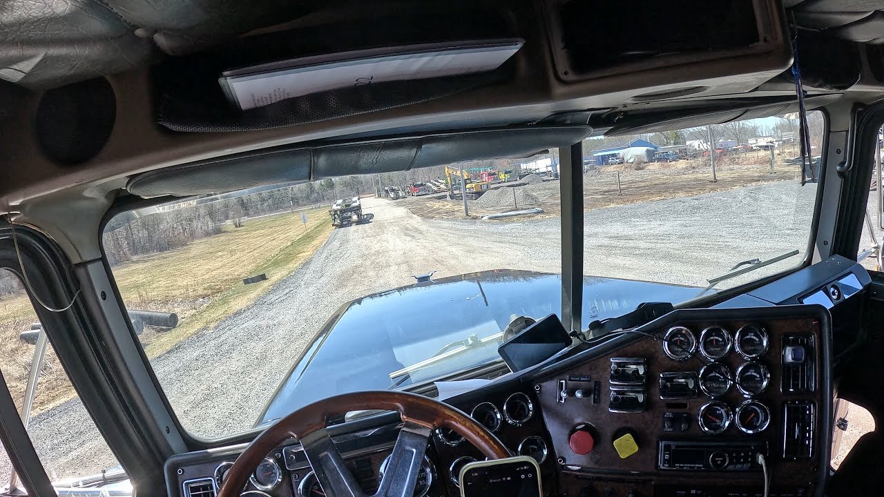 2001 freightliner classic Jake brake n14 Cummins - YouTube