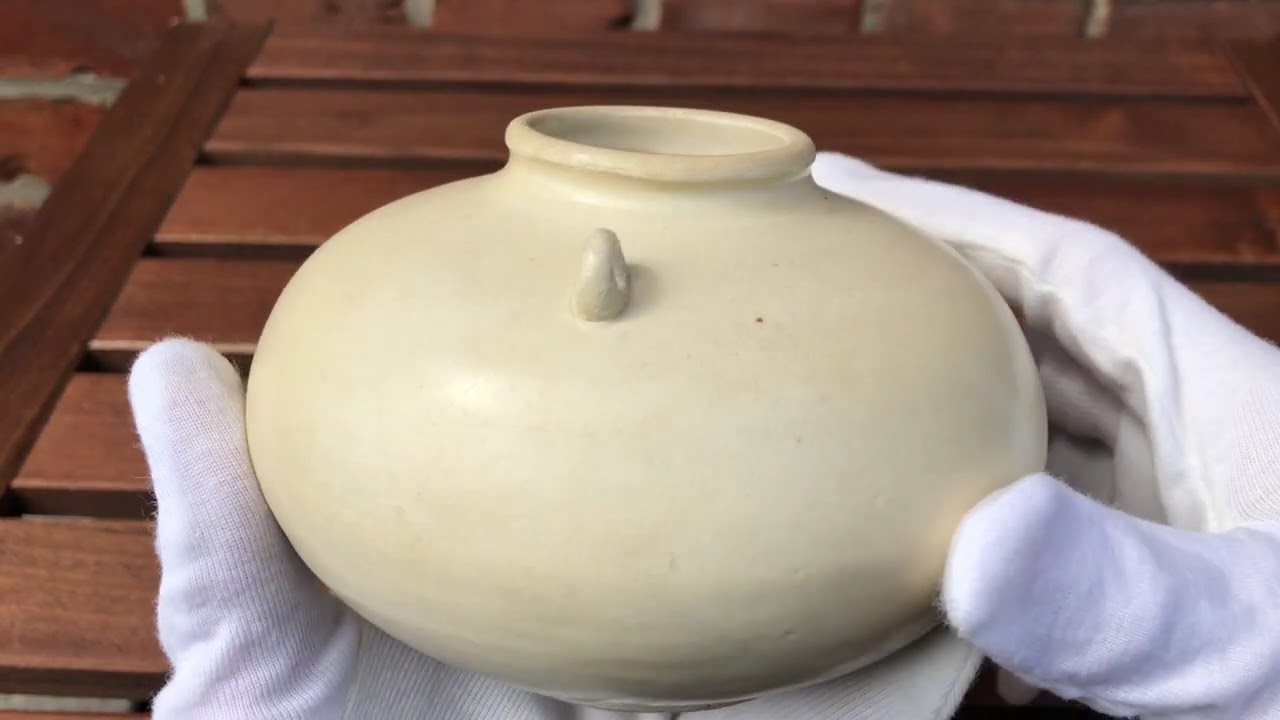 Chinese Ceramic - Tang Dynasty Xing Ware - YouTube