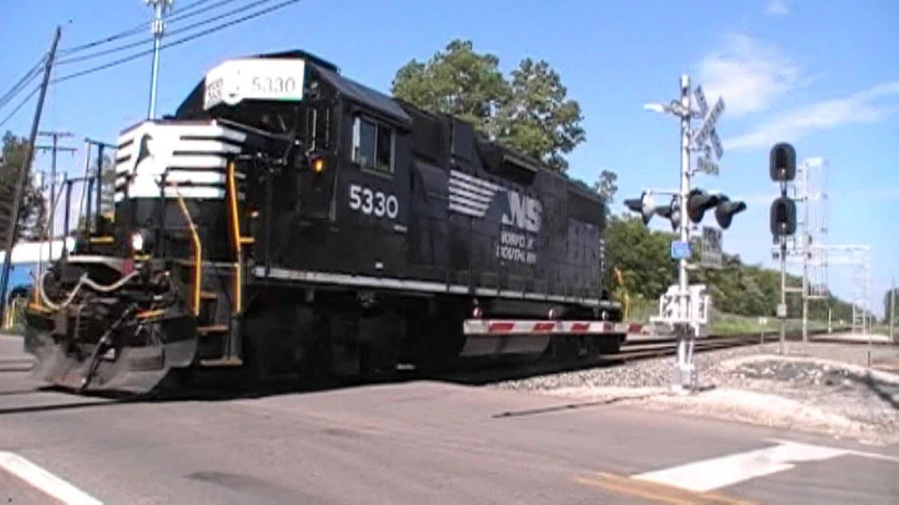 Norfolk Southern (Diesel Locomotive), 08-13-2015 - YouTube
