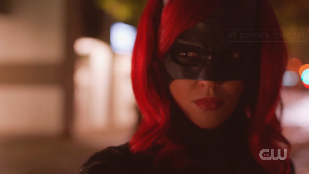 Batwoman- All Skills and Weapons from the show and crossovers - YouTube