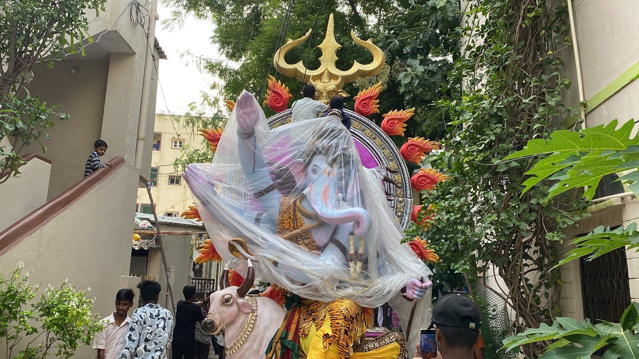 Kukatpally Ka Raja Ganesh Aagman full video | Bhagat Singh Nava Yuvatha ...