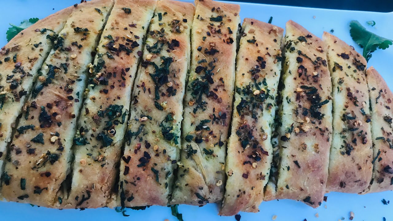 Garlic Bread Recipe/Thin Crust Cheesy Garlic Bread - YouTube
