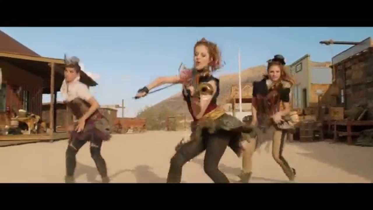 Roundtable Rival Lindsey Stirling - YouTube