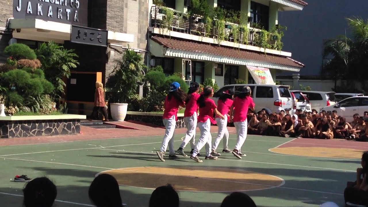 Modern Dance SMA 65 Jakarta - YouTube