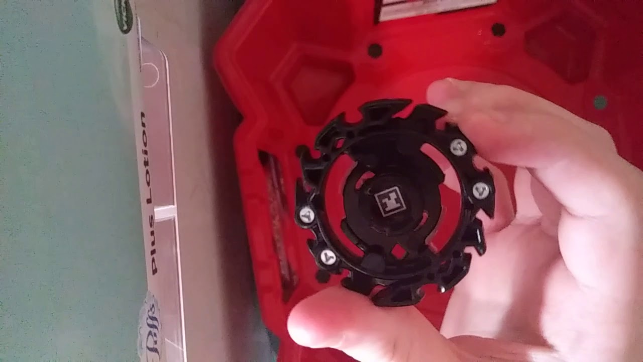 Beyblade burst turbo hyrus vs fornreus - YouTube