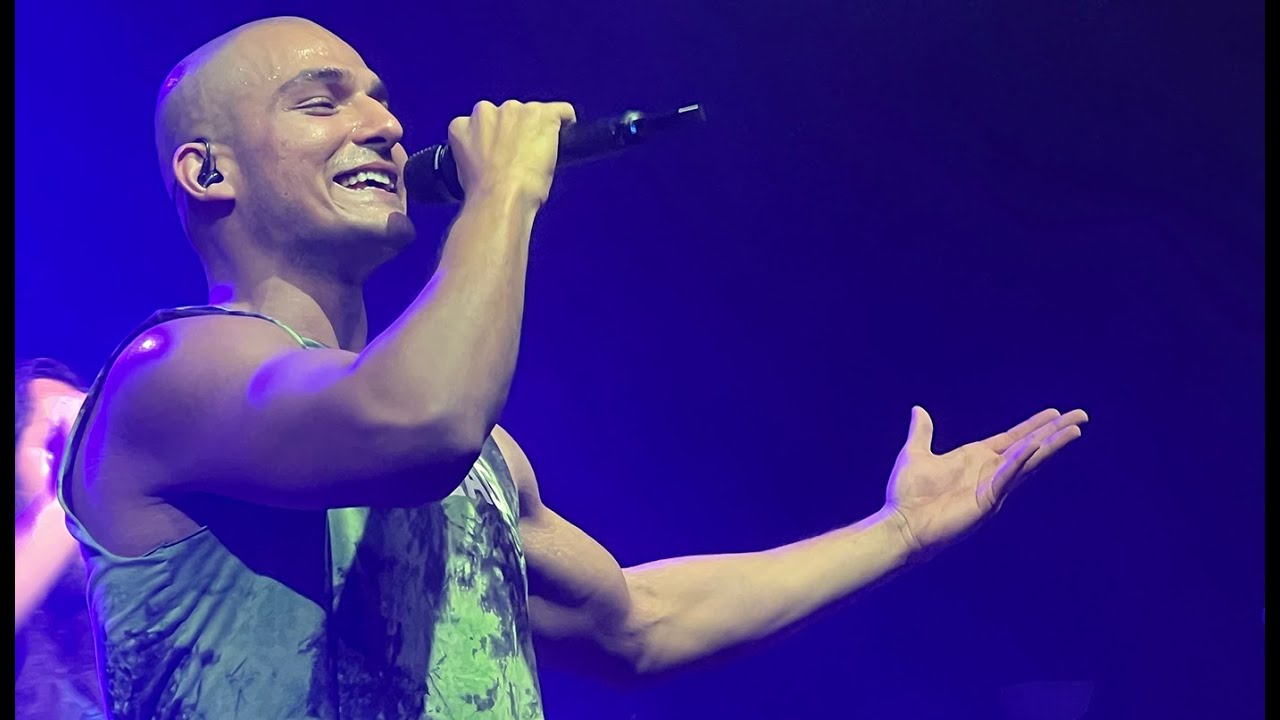 Bloodywood Gaddaar live at the Electric Ballroom, London - YouTube