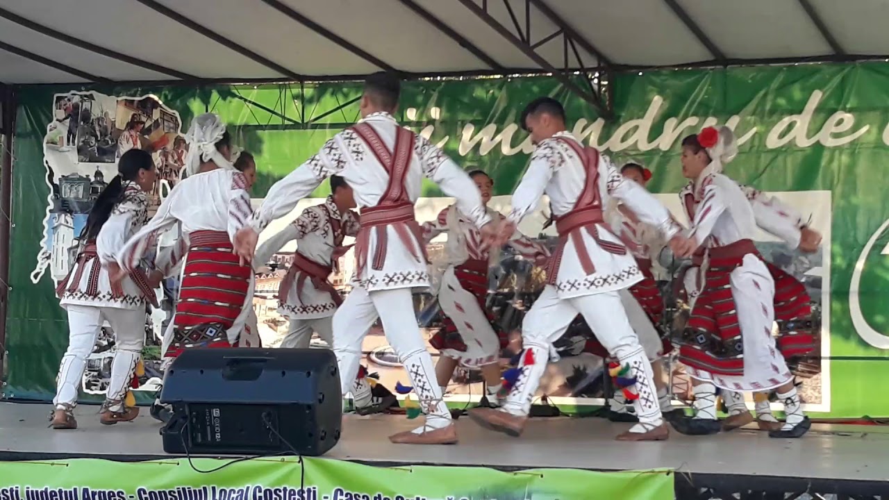 Ansamblul de Dansuri Folclorice din Barla, Judetul Arges - YouTube